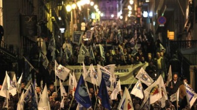 Anti-Austerity Cops Face Off Against Riot Police in Portugal ...