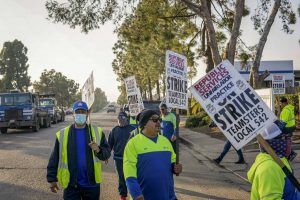 Sanitation Workers Win Raise After Going On Strike - PopularResistance.Org